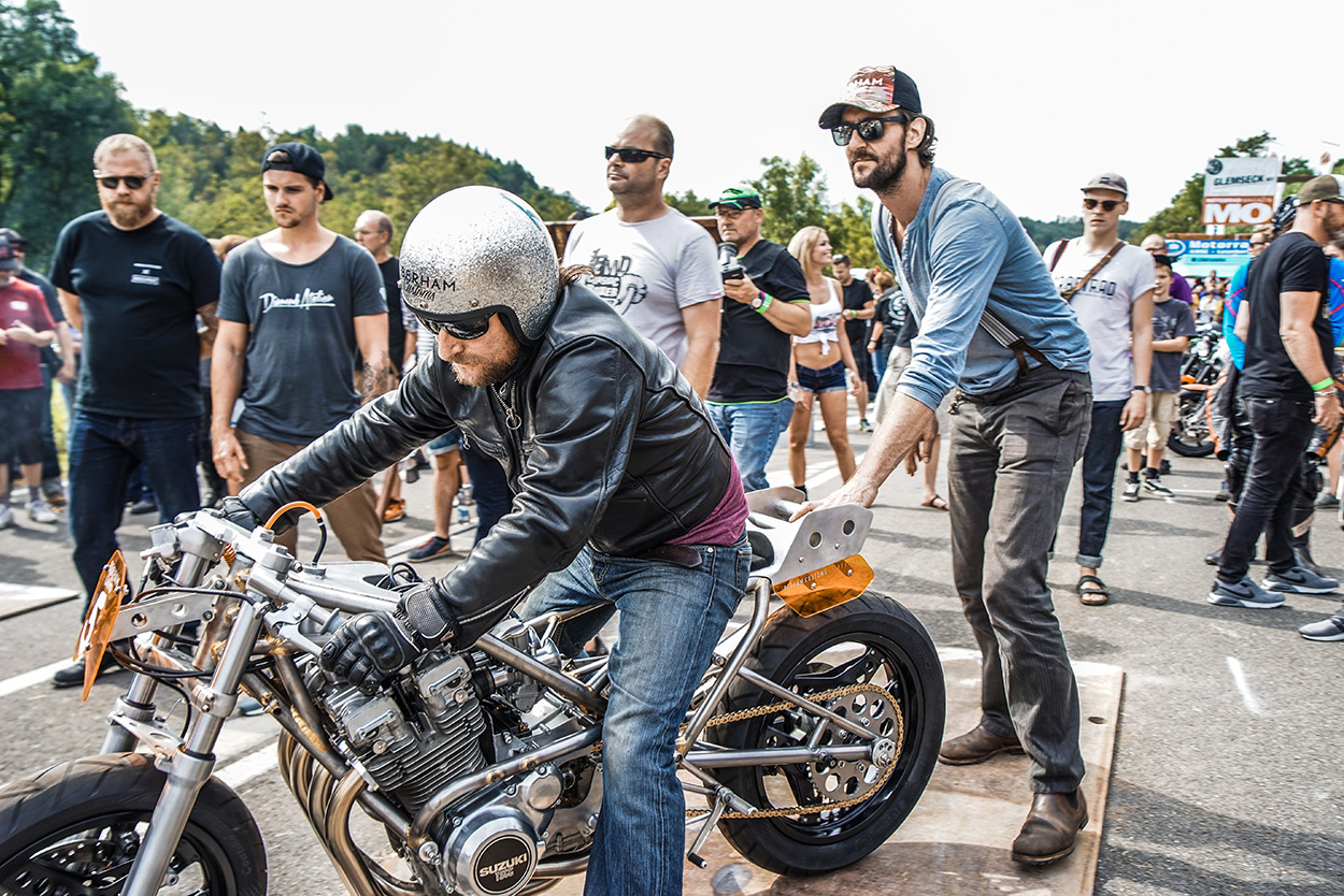 Giant Killer: The Harris-frame Suzuki that ruled Glemseck | Bike EXIF