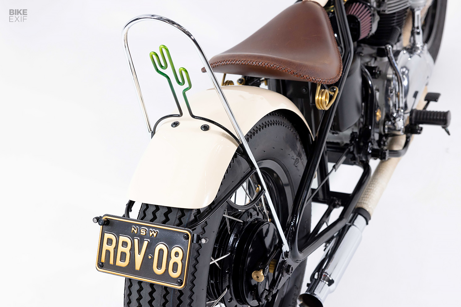 The Nut Kwaka: A Kawasaki W650 hardtail bobber by Deus | Bike EXIF