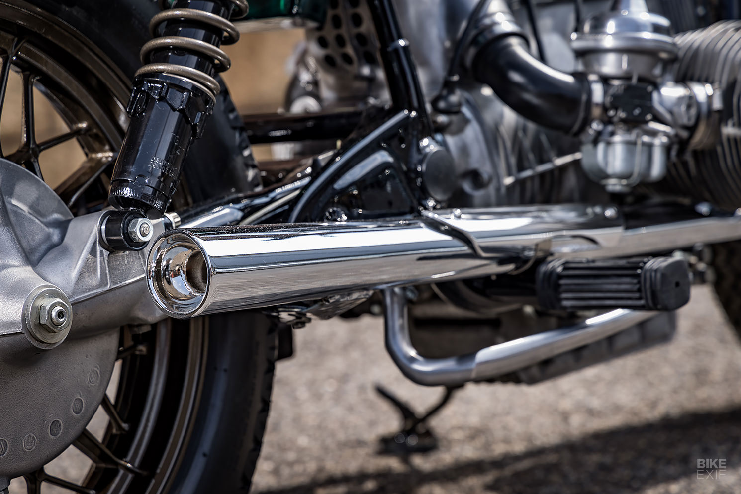 So Fresh, So Green: A lush BMW R100 street tracker by Heiwa | Bike…