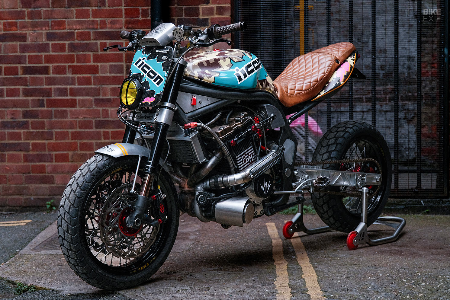 Going Fast is a Slow Process: Sticky's turbocharged Suzuki Bandit