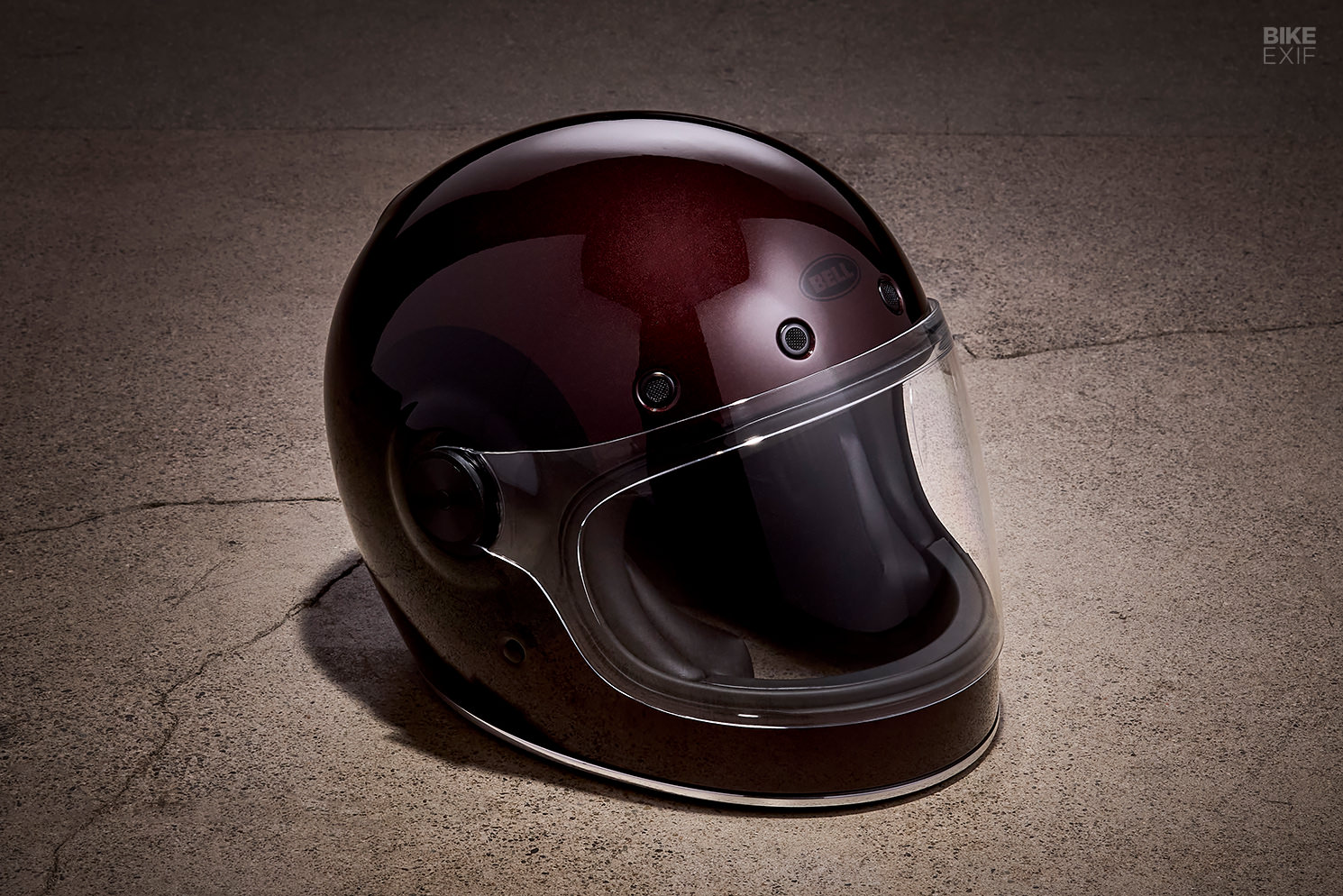 Legacy Modernized: The all-new Bell Bullitt GT retro full face helmet…